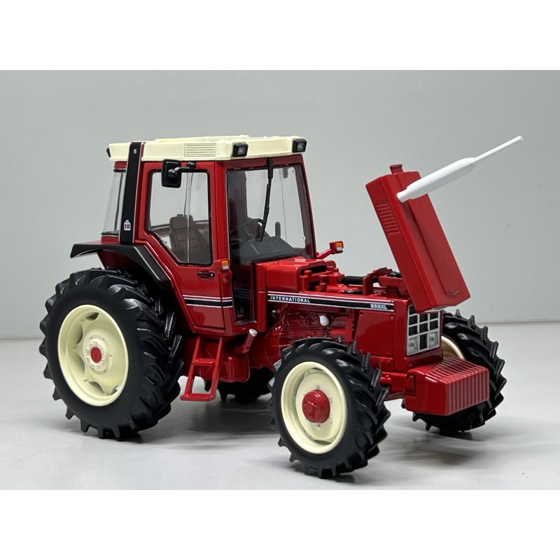 International Harvester IH 955 XL 4 rm